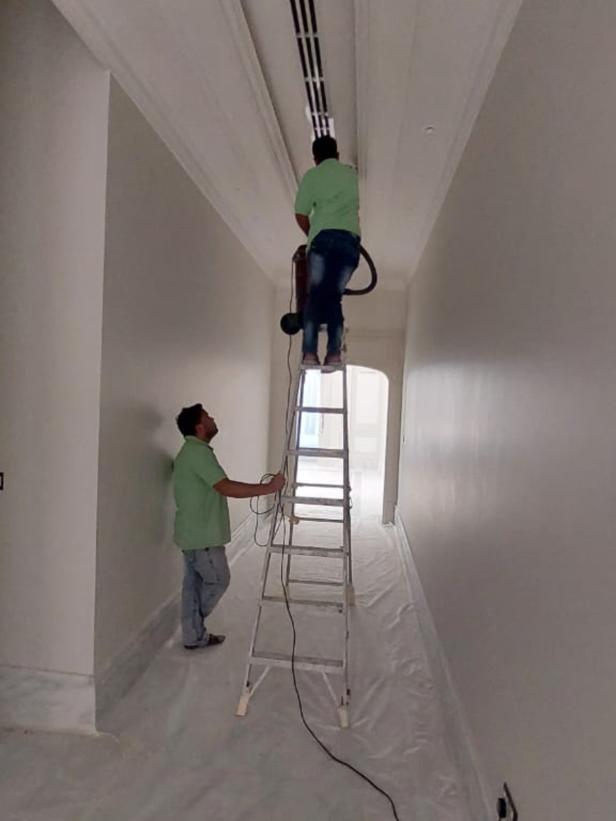 Cleaning gypsum board ceilings and walls - زهرة الرقة